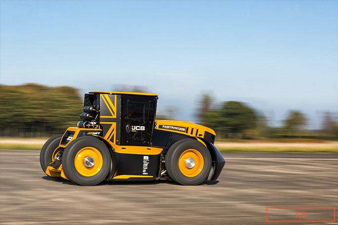 Guy Martin Just Broke The World Record For Driving A JCB Tractor At 217 ...