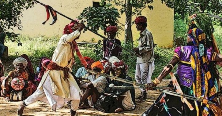 एक ऐसा लोकनृत्य जिसमें भाग लेने वाले 40 दिन तक नहाते नहीं है, 1 वक्त का ...