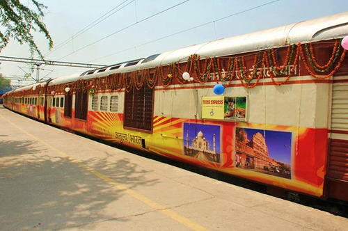 Tiger Express a?? a Semi-Luxury Indian Train To Give You A Royal Feeling