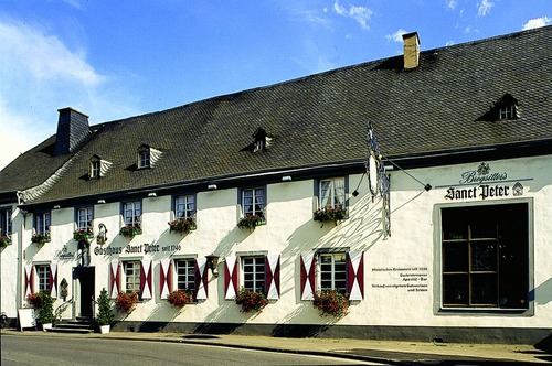 5 of the oldest hotels around the world you MUST visit this summer!