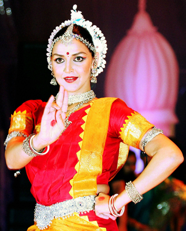 SPOTTED: Akshay, Hrithik, Esha and more!