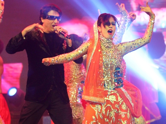 PICS: Dance Master Shiamak Davar Performs PICS: Dance Master Shiamak Davar Performs