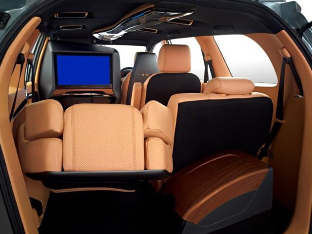 Toyota Innova DC Lounge