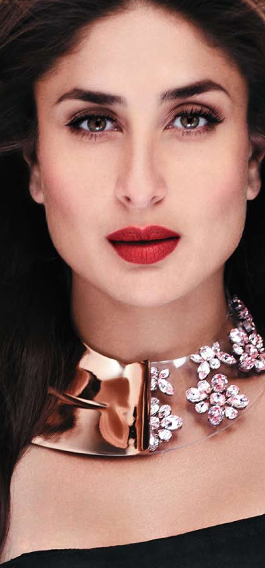 Kareena Kapoors Sizzling Hot Photoshoot