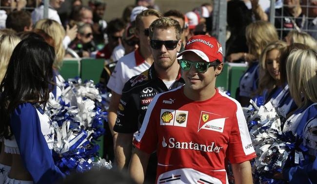 PICS: Sexy Cheerleaders at F1 Track