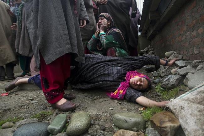 Violence Mars Election In Kashmir Pics