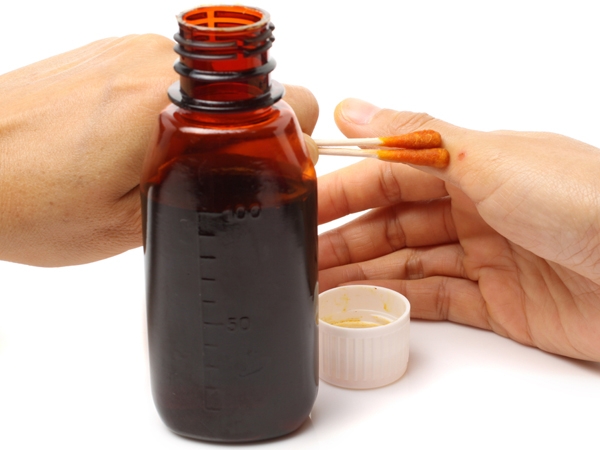 15 Essentials That Should Be In Your First Aid Kit | Healthy Living