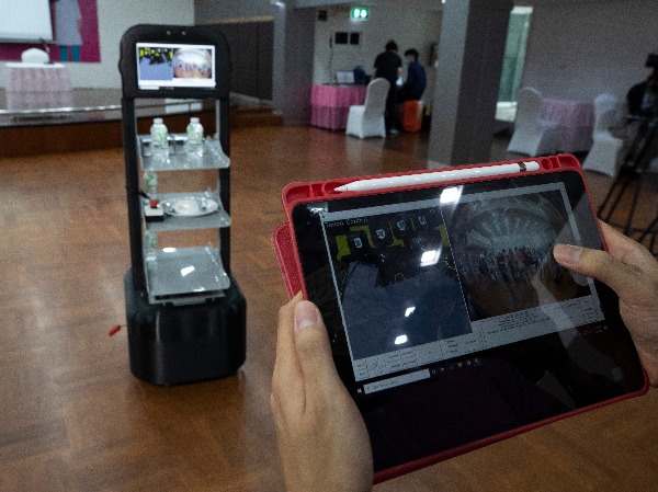 16 Pictures Show How Robots Have Been Helping Us In The Battle Against ...