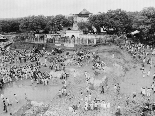 Full Story Of The Temple Town - Ayodhya In Picture