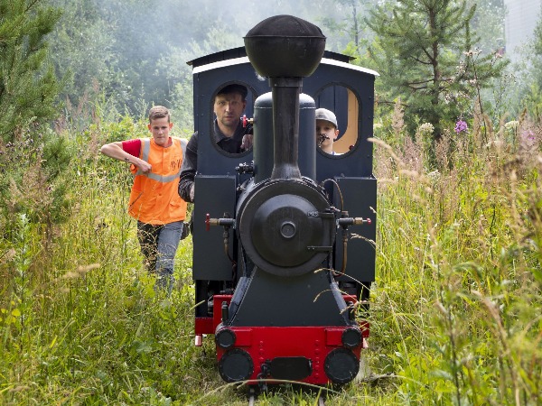 Meet The 62-YO Man Who Created A Personal Steam Train At Home, To ...