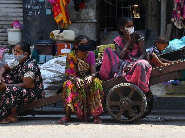 Heart-Rending Pictures Show How The Homeless Are Stuck On The Streets ...