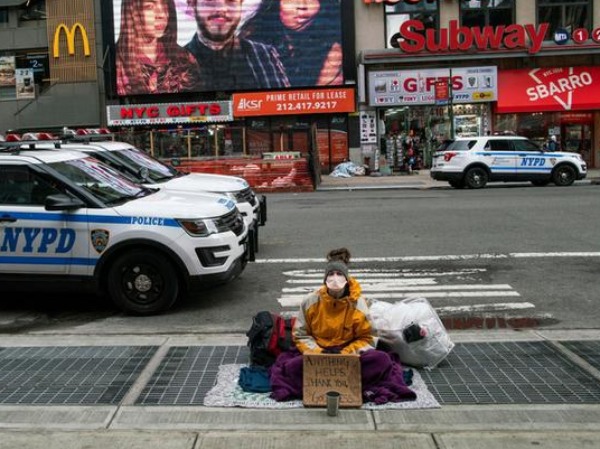 Heart-Rending Pictures Show How The Homeless Are Stuck On The Streets ...