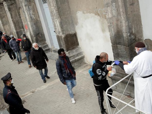 Heart-Rending Pictures Show How The Homeless Are Stuck On The Streets ...