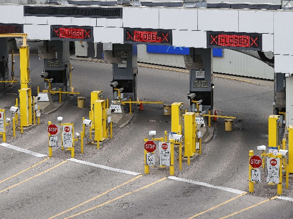 These Photos Of Closed Borders Around The World Show The Extent Of ...