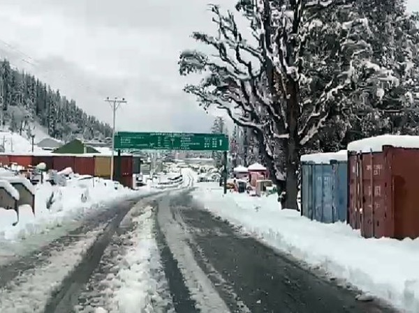 Himachal Pradesh Get Season's First Snowfall