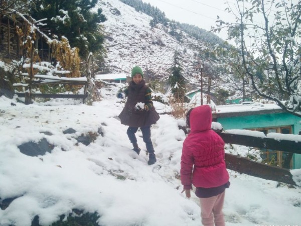 Himachal Pradesh Get Season's First Snowfall