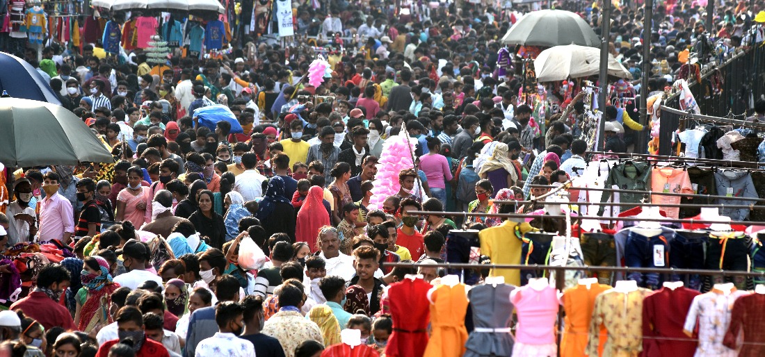 A Disaster In The Making: These Images Show Some People Think The COVID ...