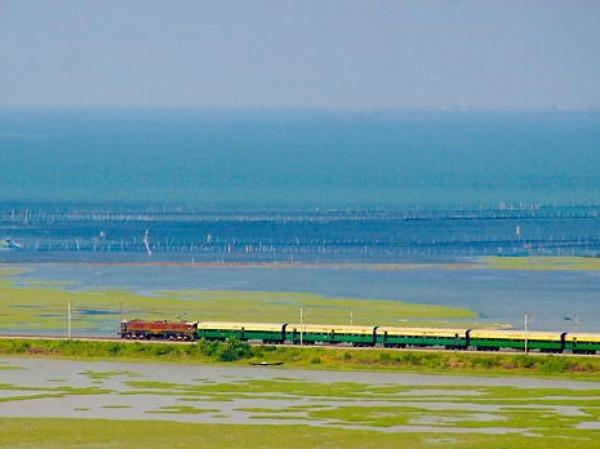 15 Of The Most Beautiful Train Routes In India, You Should Travel ...