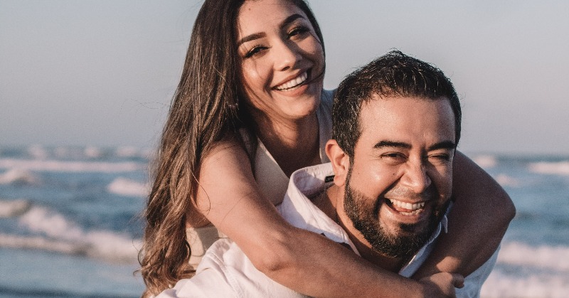 Empathy To Self-Awareness: 7 Signs Of An Emotionally Intelligent Couple