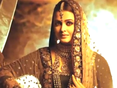Aishwarya Rai’s stunning look in jewellery ad!